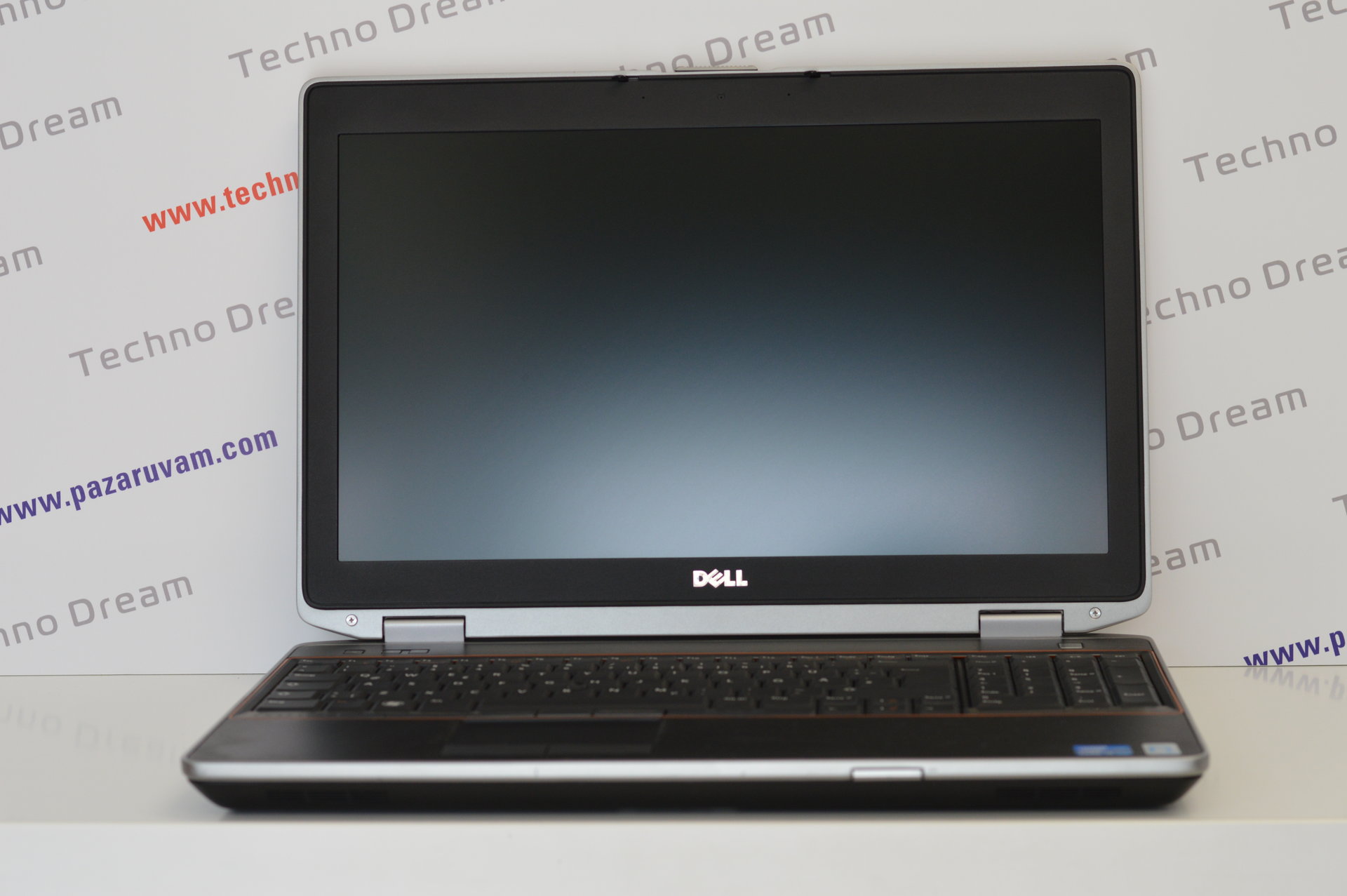 Dell Latitude E6520 - FULL HD