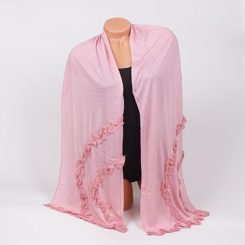 Дамски шал в цвят пепел от рози с кърички