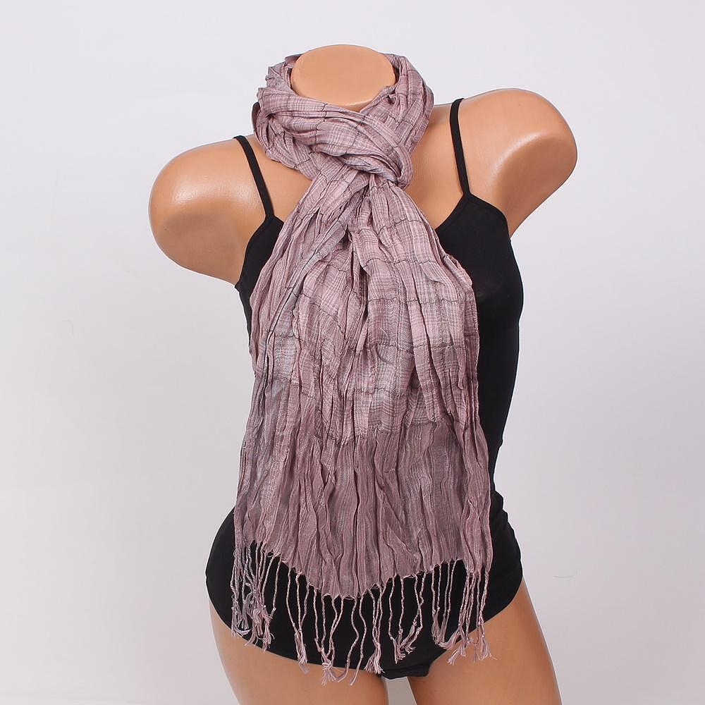 Пастелно виолетов дамски шал с геометричен принт