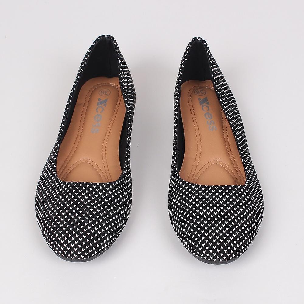 Черни дамски обувки-балеринки с бели сърчица