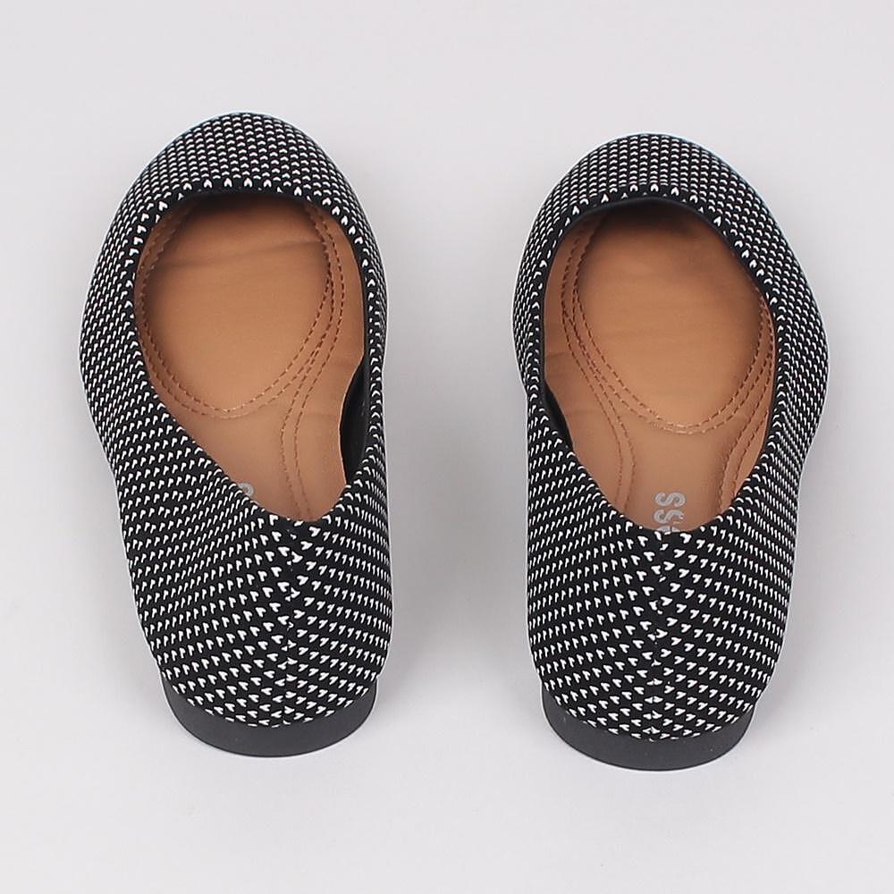 Черни дамски обувки-балеринки с бели сърчица