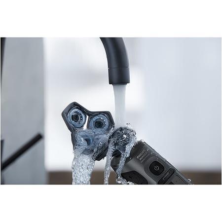 Електрическа самобръсначка за мокро и сухо бръснене Philips SP9872/15