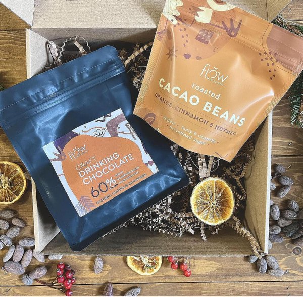 Подаръчна кутия с шоколад "Прегръдка Шоколад" | Flow Cacao