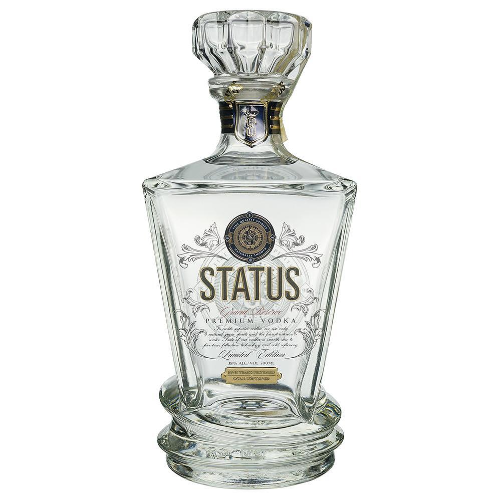 Водка Status - Grand Reserve, 0.7л