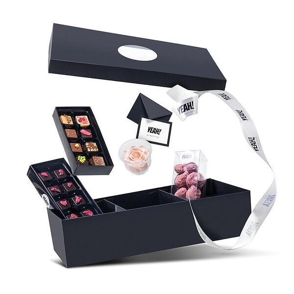 Подаръчен комплект с вечна роза , Yeah chocolate