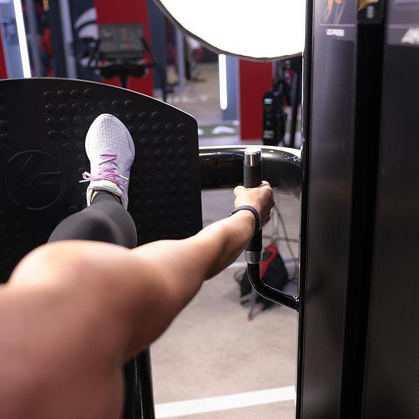 Insignia Series Arc Leg Press