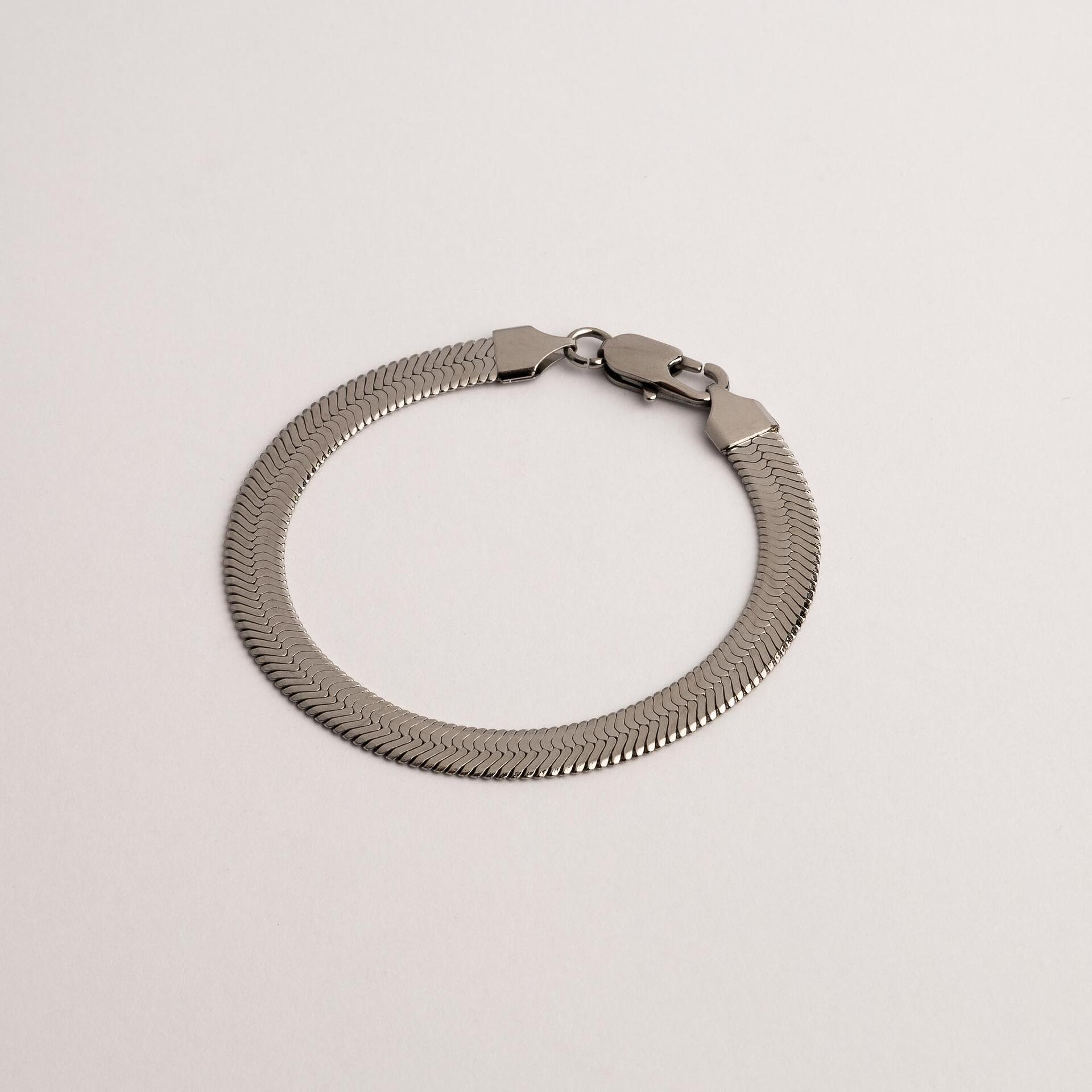 ᐉ Гривна HERRINGBONE SILVER ᐉ ТОП цена — Under The Sun