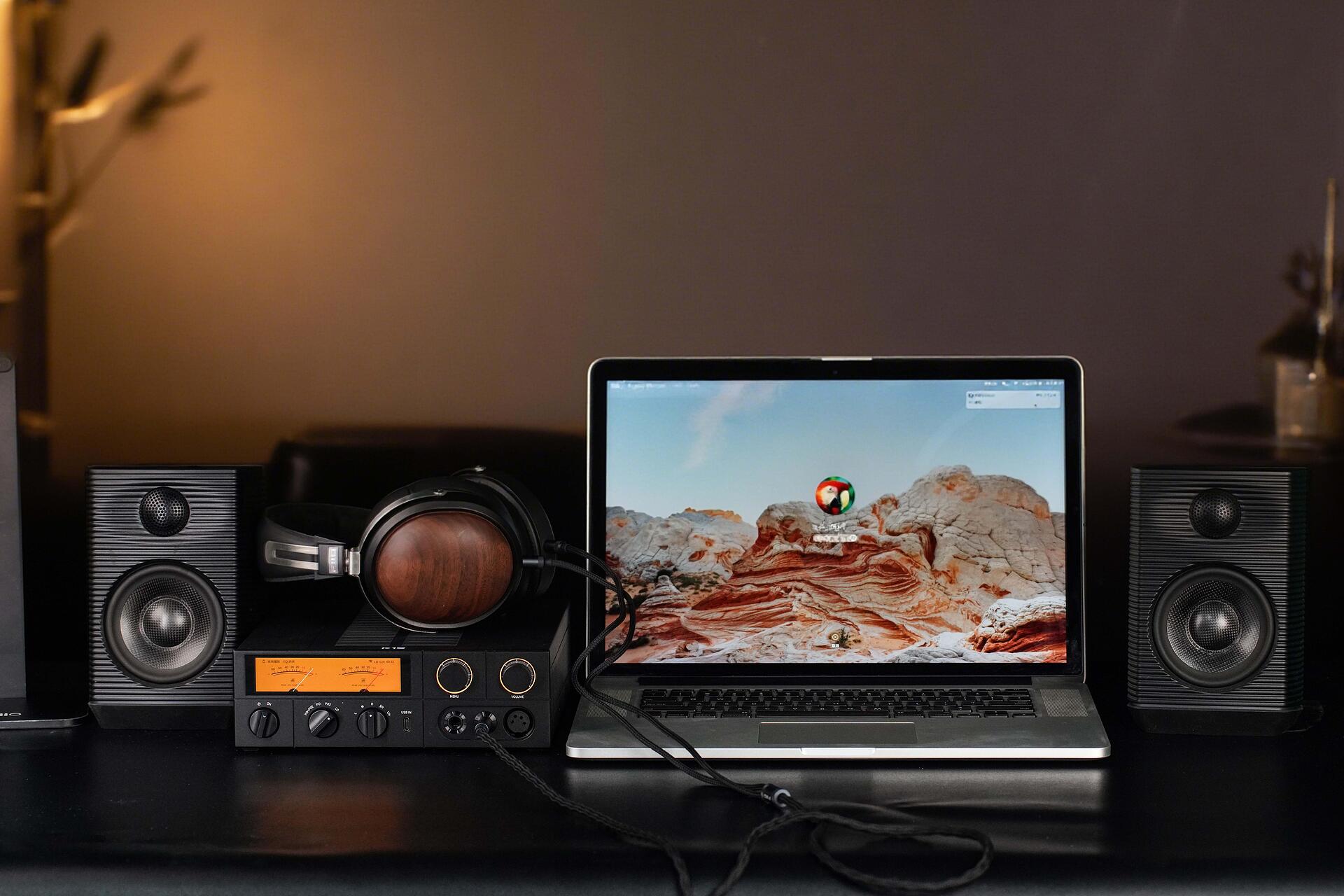 FiiO K15 Desktop Streaming DAC/Headphone Amplifier | Fiio.eu