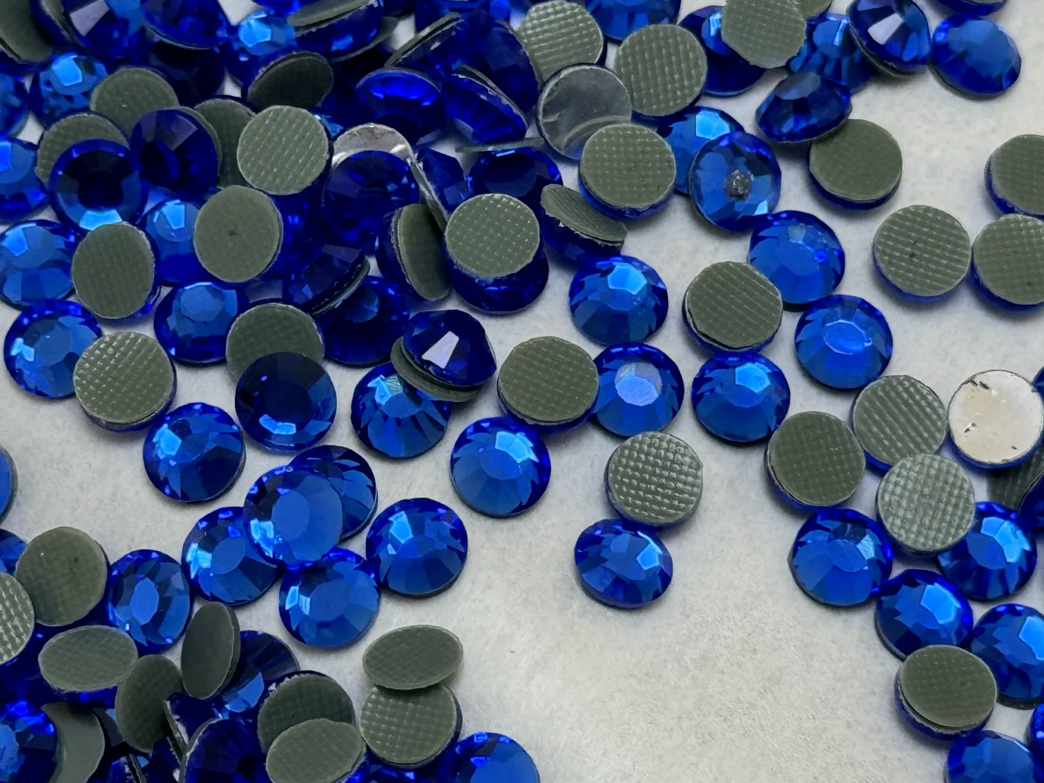 【Кристали за топло лепене - SS20 - Sapphire】• ТОП цени ― maziar.bg
