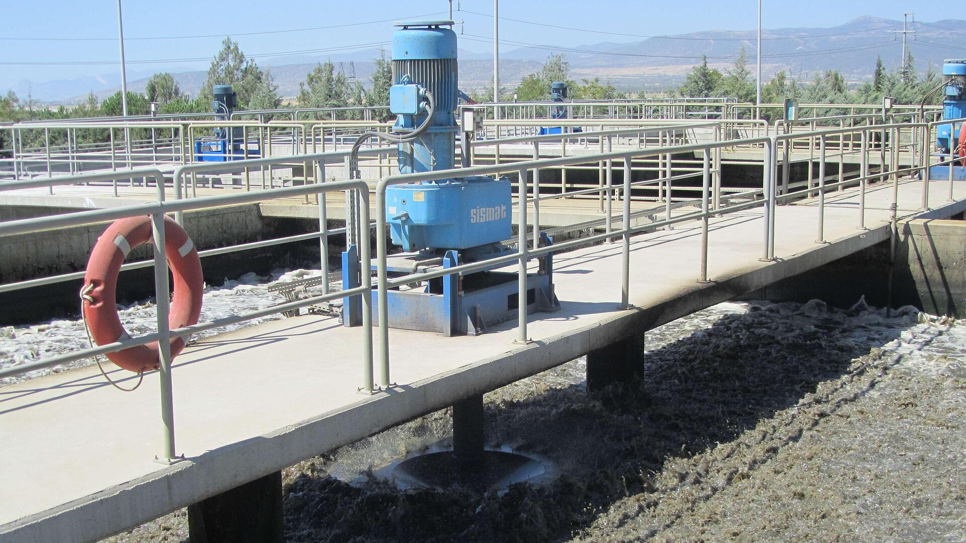 VERTICAL SHAFT SURFACE AERATORS (GYROX - WITH LURGI GMBH LICENCE)