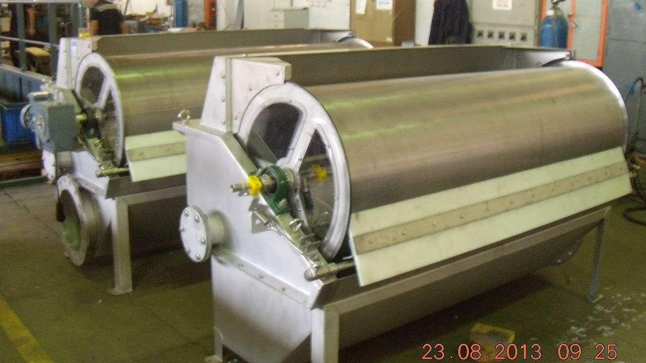 Externally Fed Rotary Drum Screens