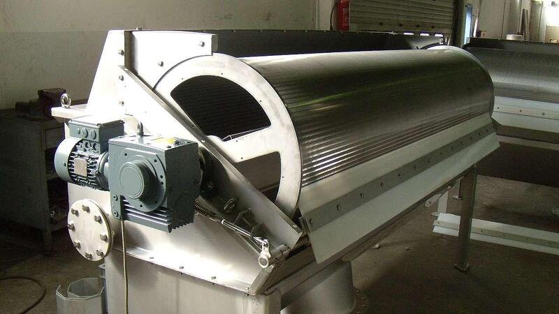 Externally Fed Rotary Drum Screens