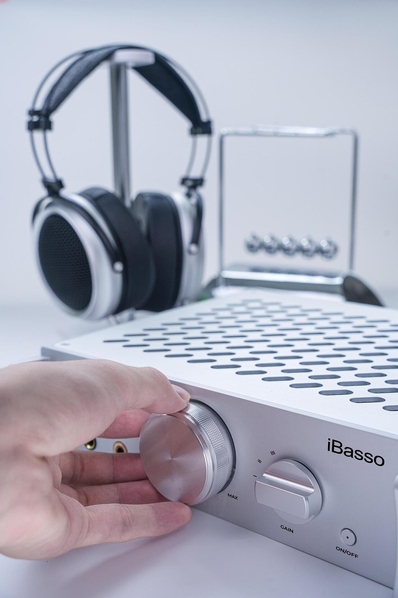 iBasso Kunlun GaN Desktop Headphone Amplifier 7400mW