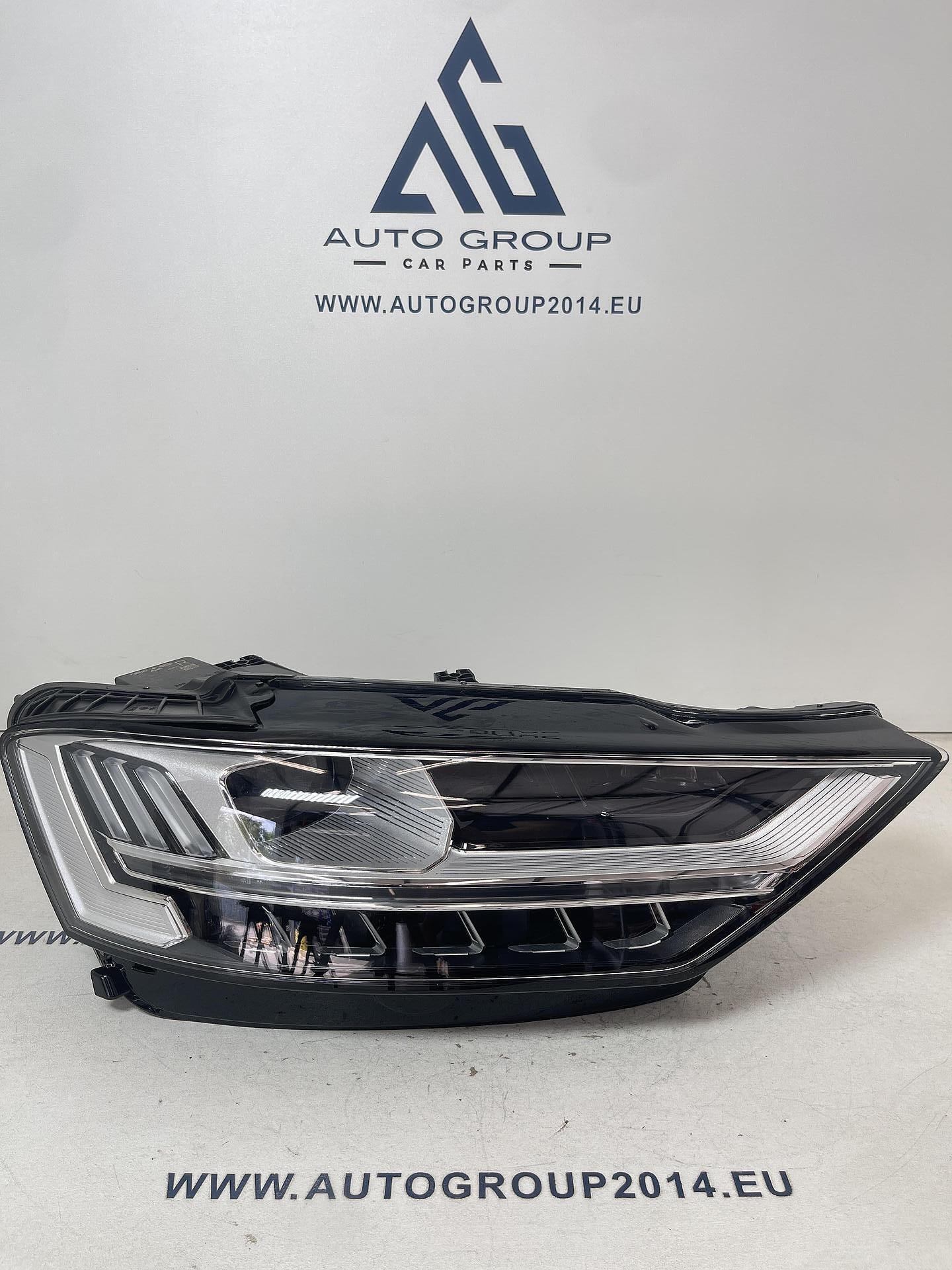 Десен фар Matrix за Audi A8 D5 - 4N0941784