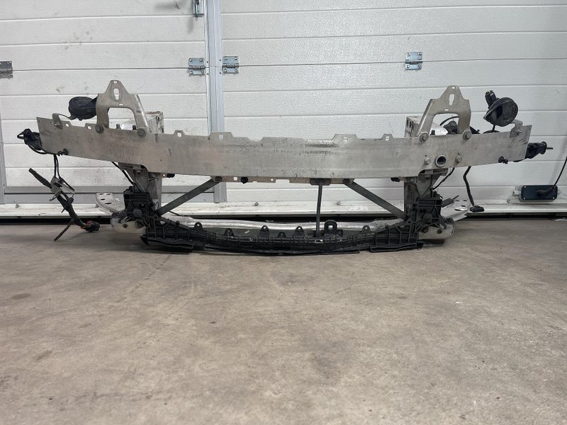 К-т основа предна броня MERCEDES C W205 A2056202034