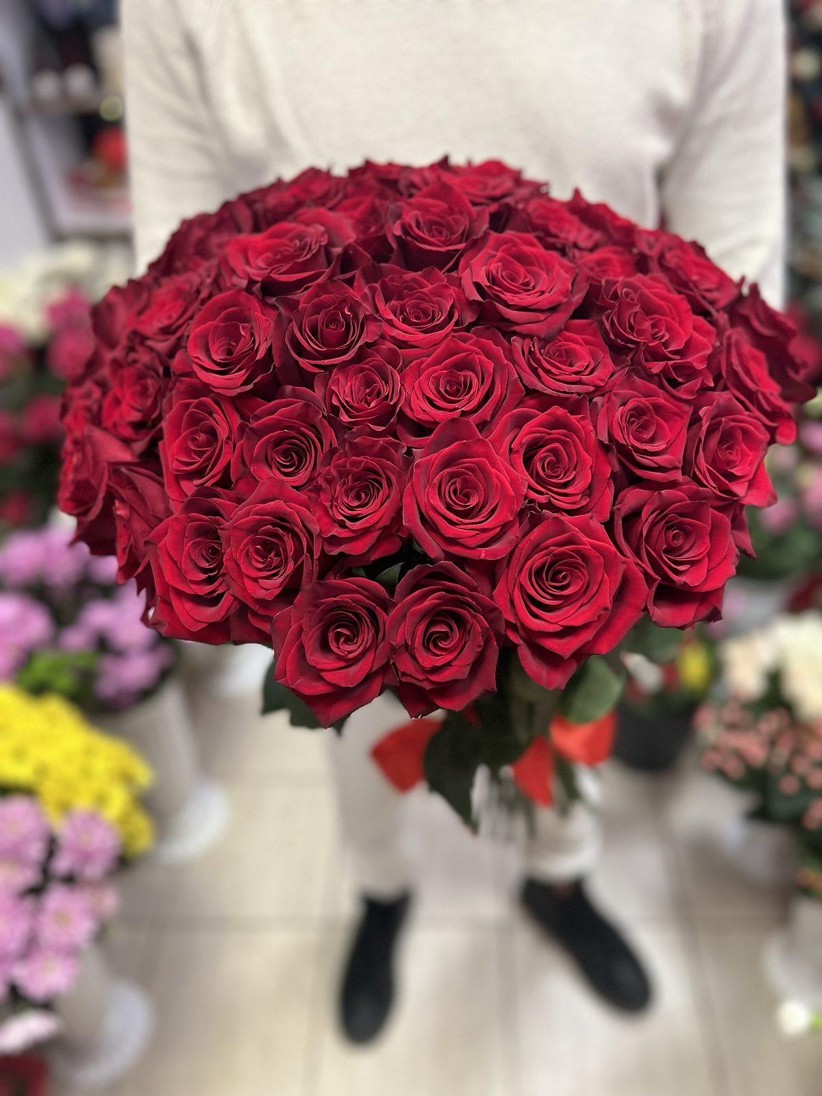 51 броя червени рози | Доставка на цветя и подаръци | Flowers Delivery ...