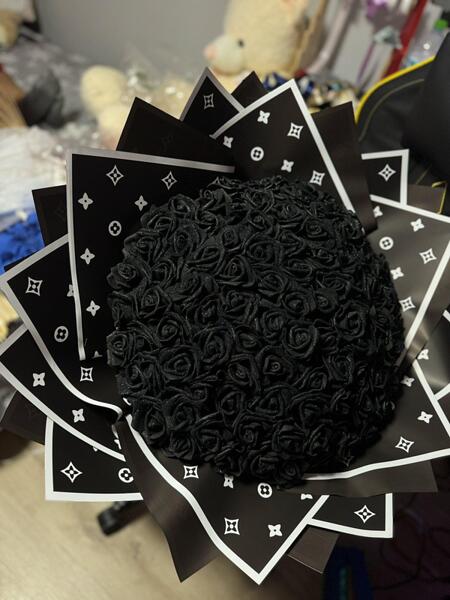 Вечен букет с 101 брокатени рози