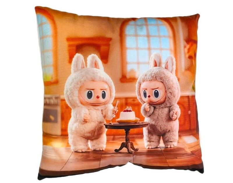 Възглавница Labubu - 36 cm