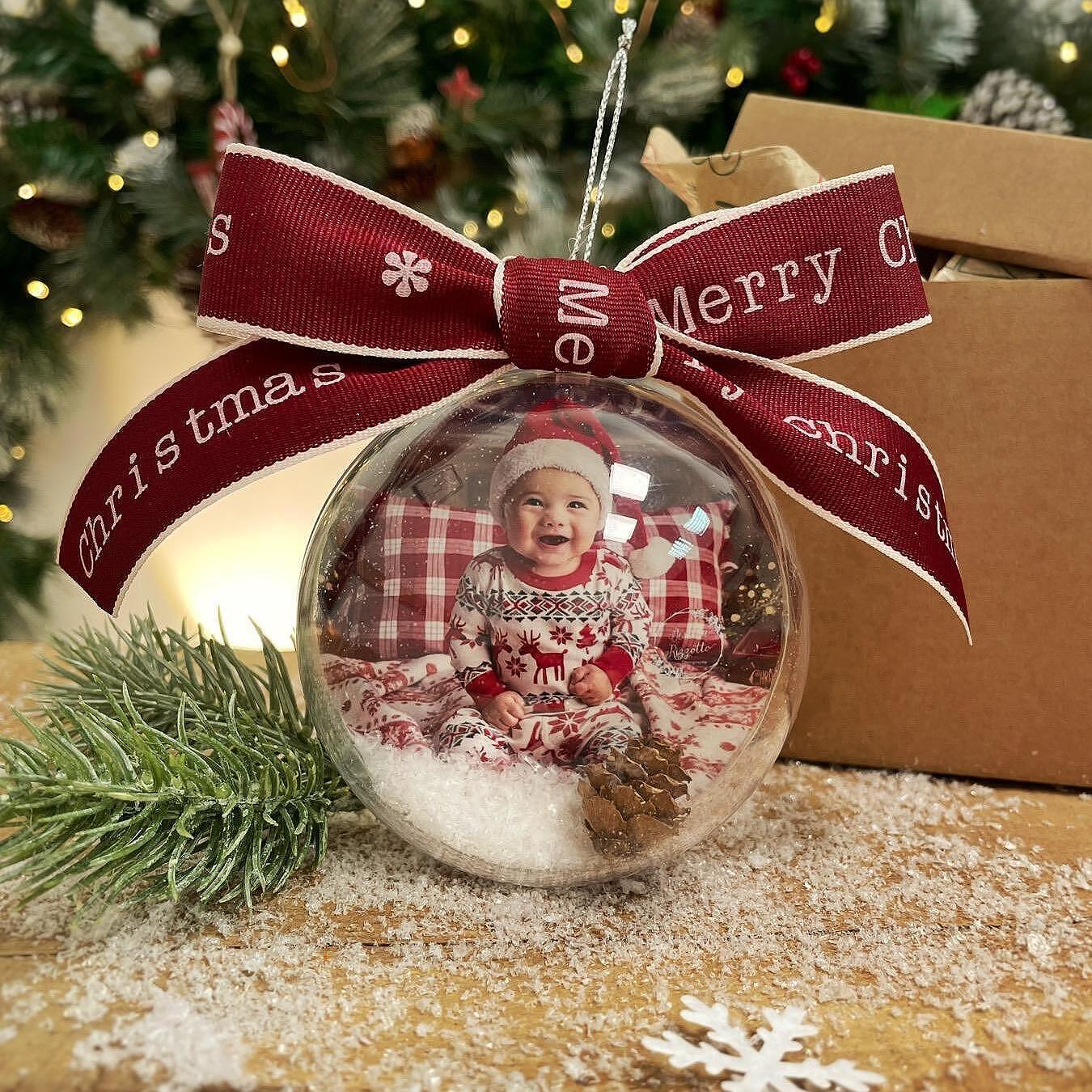 Коледна топка със снимка - червена панделка