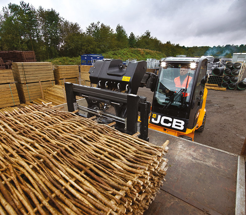 Телескопичен мотокар JCB 30D