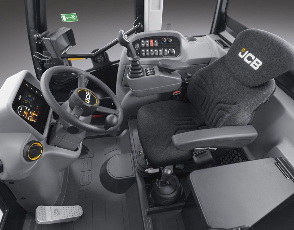 Телескопичен челен товарач JCB TM320