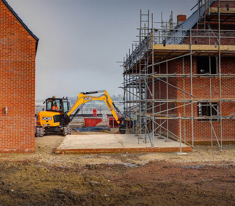 Мини багер JCB 60C-2 - 6 тонен мини багер с двигател Stage V, мощност 36kW