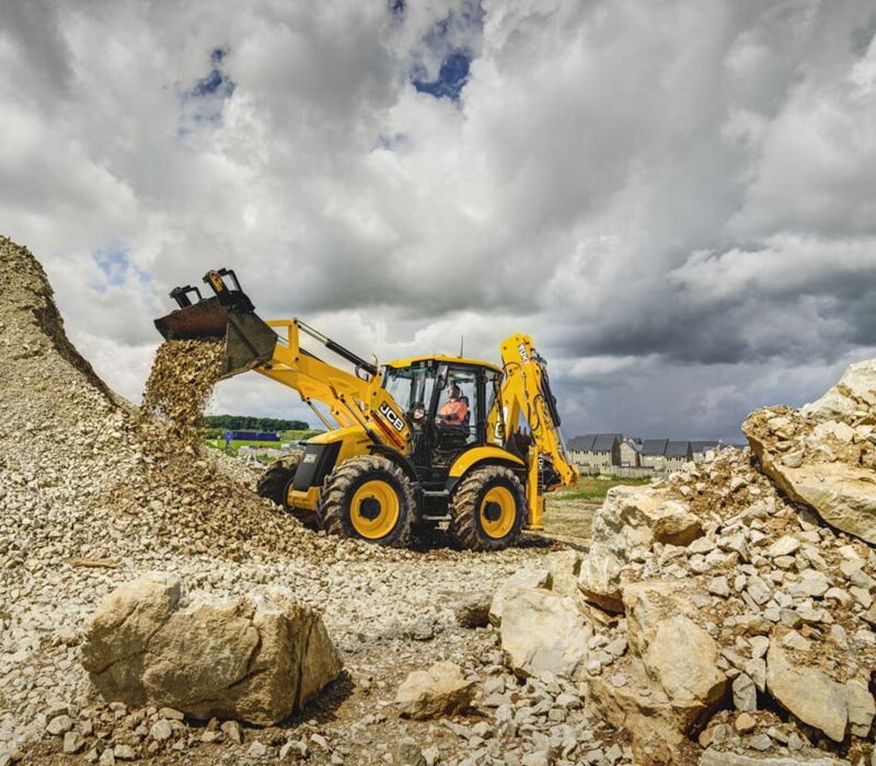 Най-продаваният комбиниран багер в света - JCB 5CX