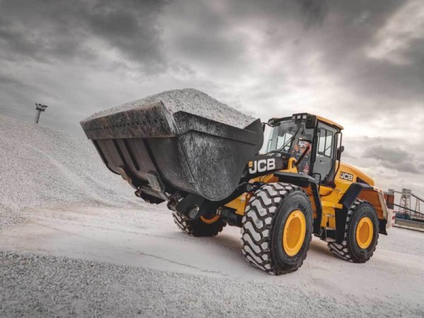 Най-големият Челен товарач на JCB 457